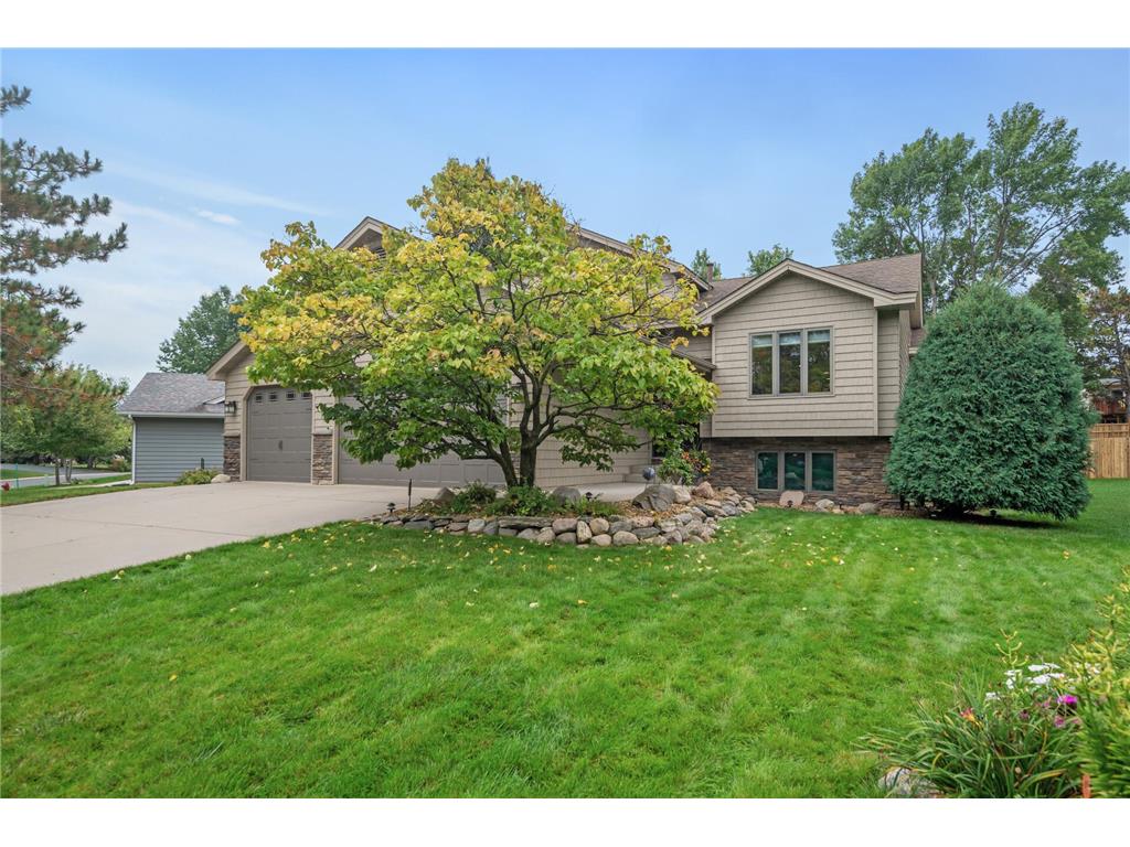 8523 Saratoga Lane, Eden Prairie, MN, 55347 | MLS: 6441350 | Edina Realty