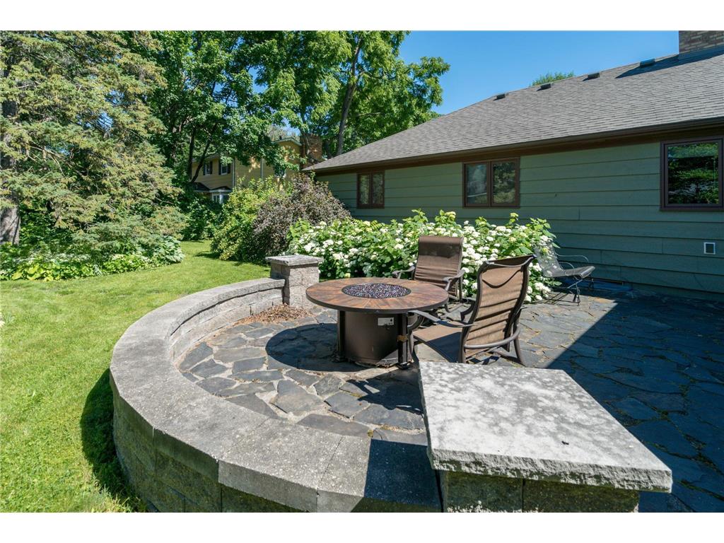 8541 Riverview Lane, Brooklyn Park, MN, 55444 | MLS: 6562444 | Edina Realty