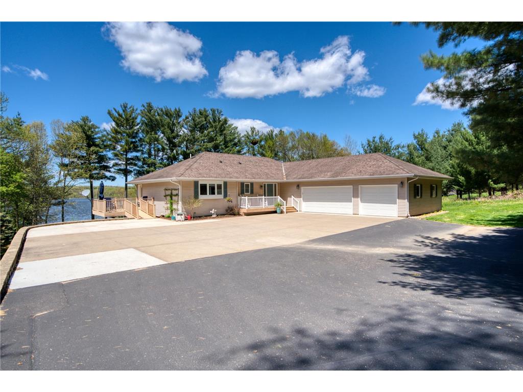 863 207th Street, Dresser, WI, 54009 | MLS: 6195084 | Edina Realty