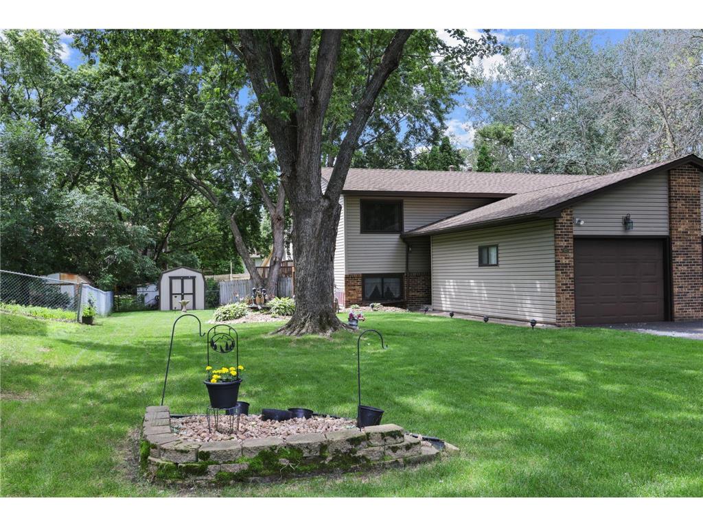 872 126th Avenue NE, Blaine, MN, 55434 | MLS: 6559942 | Edina Realty