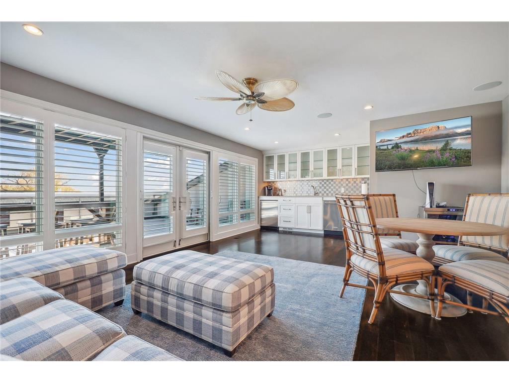 875 Lake Street N #409, Wayzata, MN, 55391 | MLS: 6700064 | Edina Realty