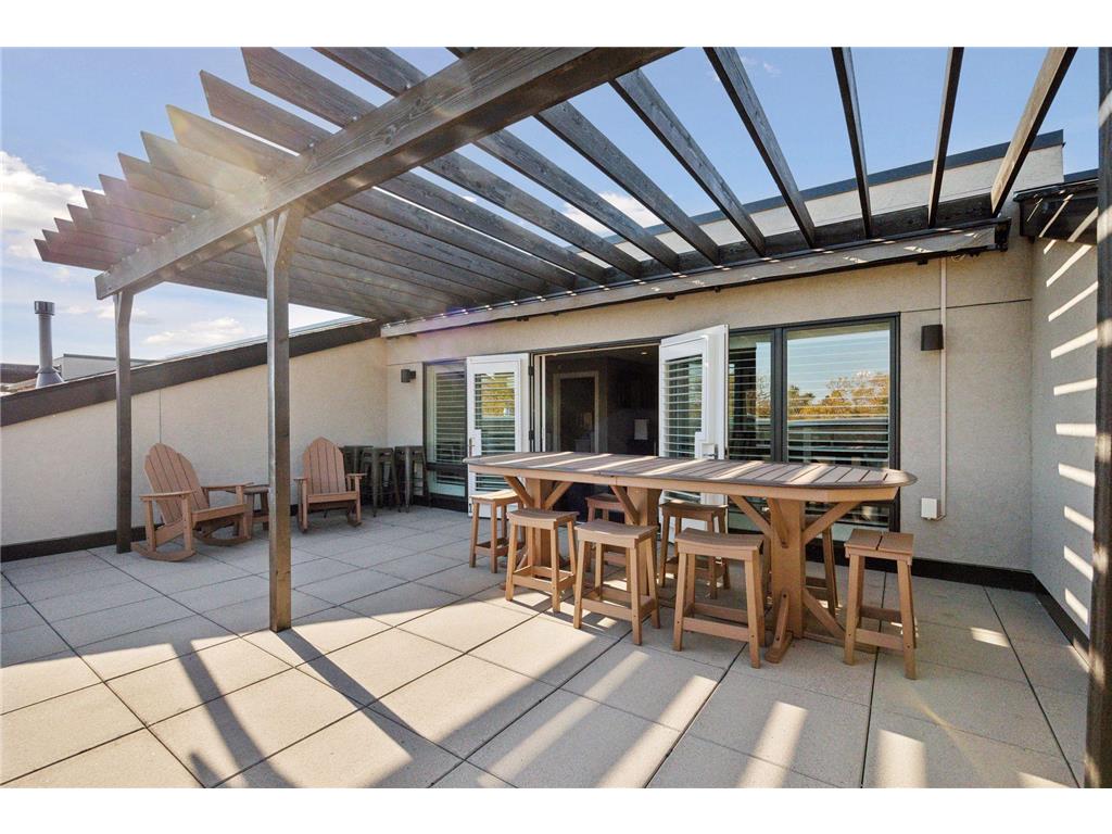 875 Lake Street N #409, Wayzata, MN, 55391 | MLS: 6700064 | Edina Realty