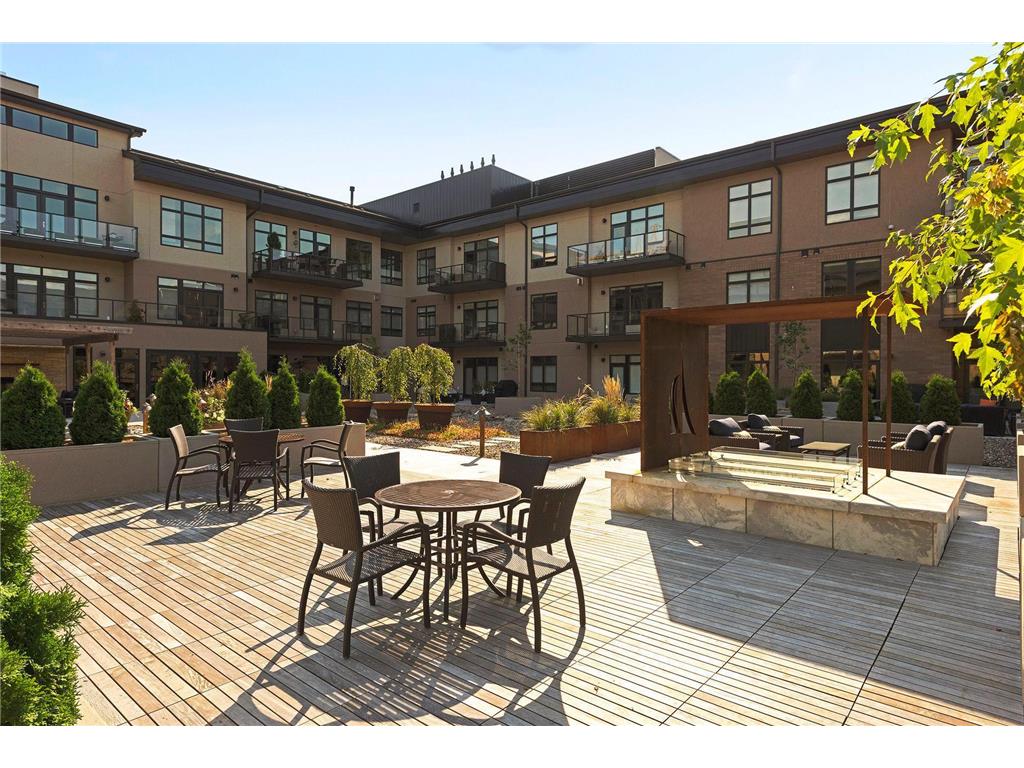 875 Lake Street N #409, Wayzata, MN, 55391 | MLS: 6700064 | Edina Realty