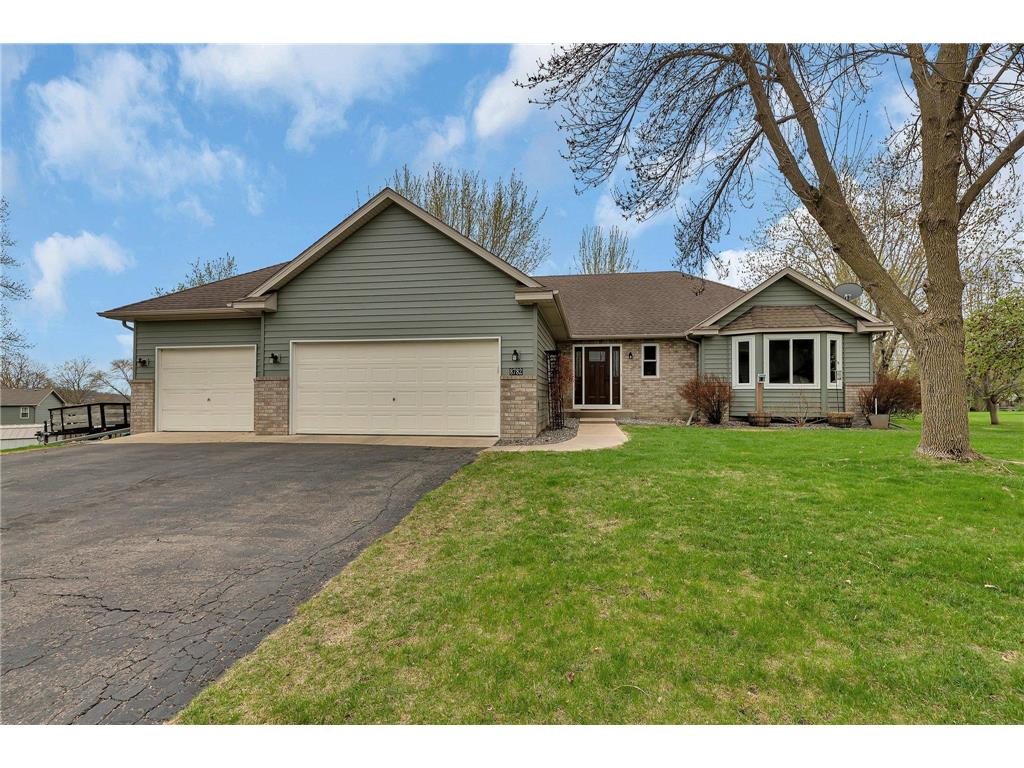8782 Narcissus Lane N, Maple Grove, MN, 55311 | MLS: 6713894 | Edina Realty