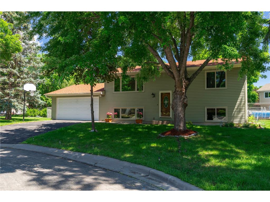 8922 Annapolis Lane N, Maple Grove, MN, 55369 | MLS: 6608844 | Edina Realty