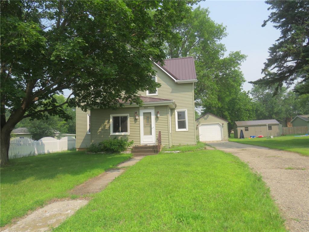 904 12th Street N, Benson, MN, 56215 | MLS: 6753918 | Edina Realty