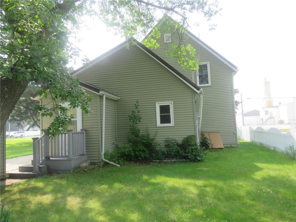 904 12th Street N, Benson, MN, 56215 | MLS: 6753918 | Edina Realty