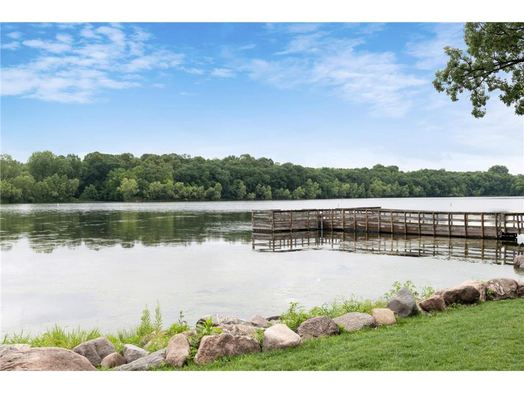 9040 W Bush Lake Road, Bloomington, MN, 55438 | MLS: 6533882 | Edina Realty