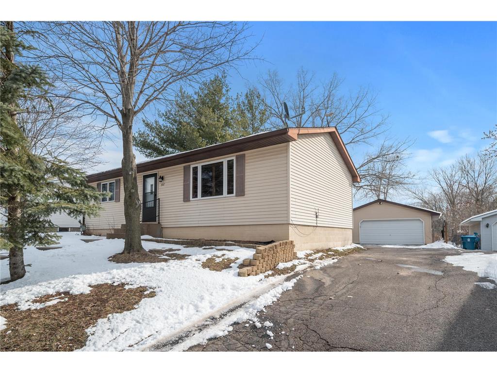 907 10th Street SW, Forest Lake, MN, 55025 | MLS: 6503838 | Edina Realty