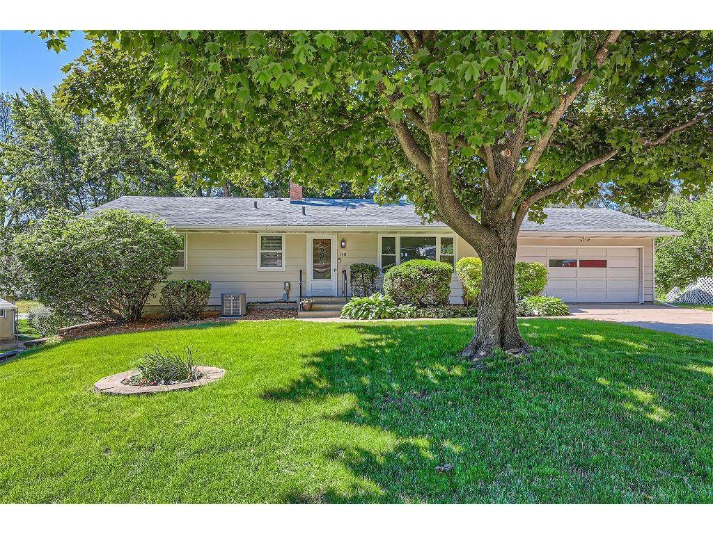 908 County Road C2 W, Roseville, MN, 55113 | MLS: 6543441 | Edina Realty