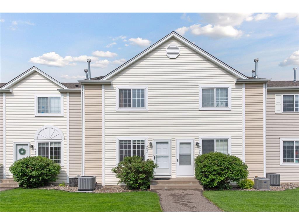 9094 Klondike Court, Eden Prairie, MN, 55347 | MLS: 6653630 | Edina Realty
