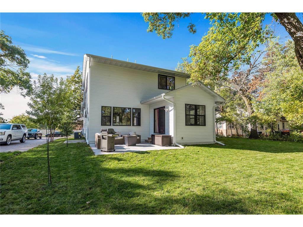 914 Bartelmy Lane N, Maplewood, MN, 55119 | MLS: 6496545 | Edina Realty