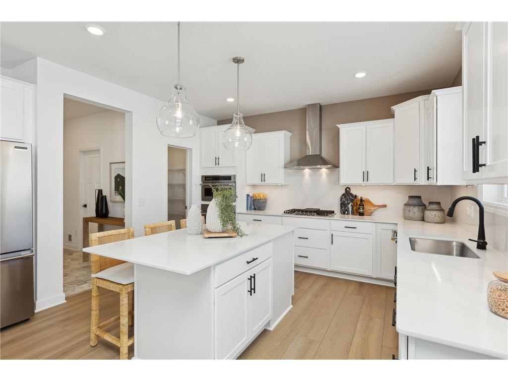 923 Milborne Lane NW, Rochester, MN, 55901 | MLS: 6754797 | Edina Realty