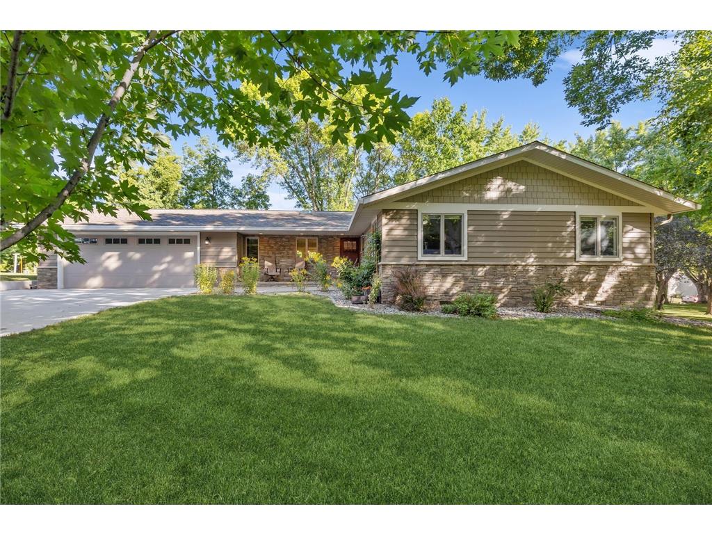 925 Sumac Lane, Glencoe, MN, 55336 | MLS: 6399432 | Edina Realty