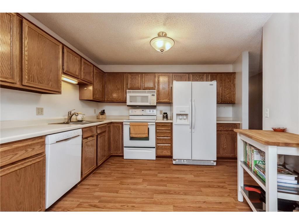 929 Oakwood Heights Circle #6, Eagan, MN, 55123 | MLS: 6768603 | Edina Realty