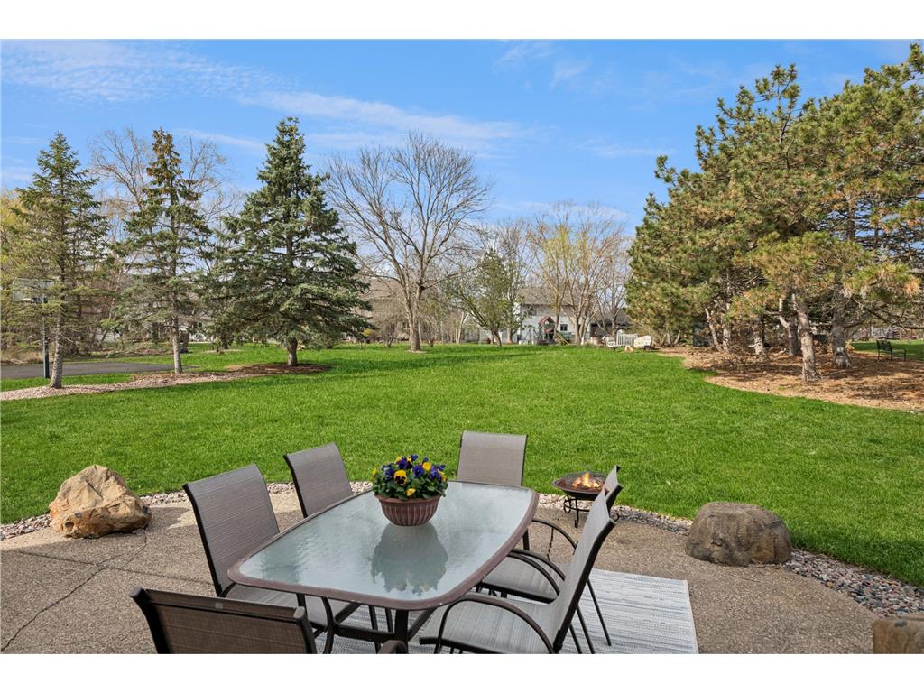 930 Spring Hill Drive, Woodbury, MN, 55125 | MLS: 6521279 | Edina Realty