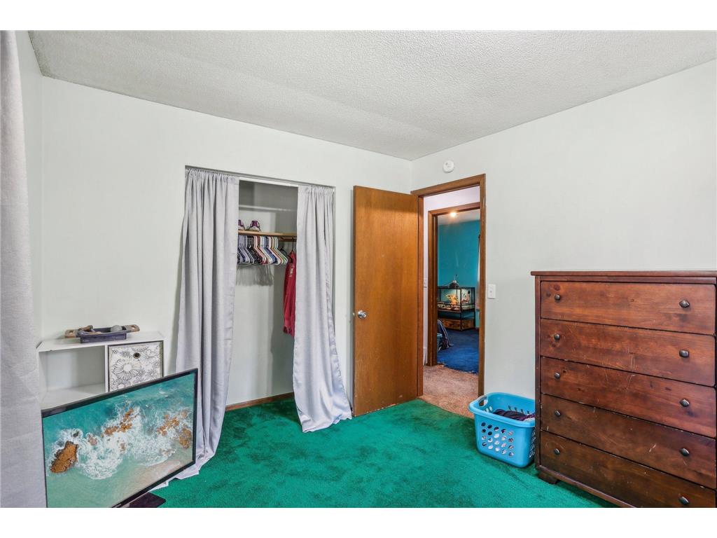 932 Oak Ridge Point NE, Blaine, MN, 55434 | MLS: 6541872 | Edina Realty