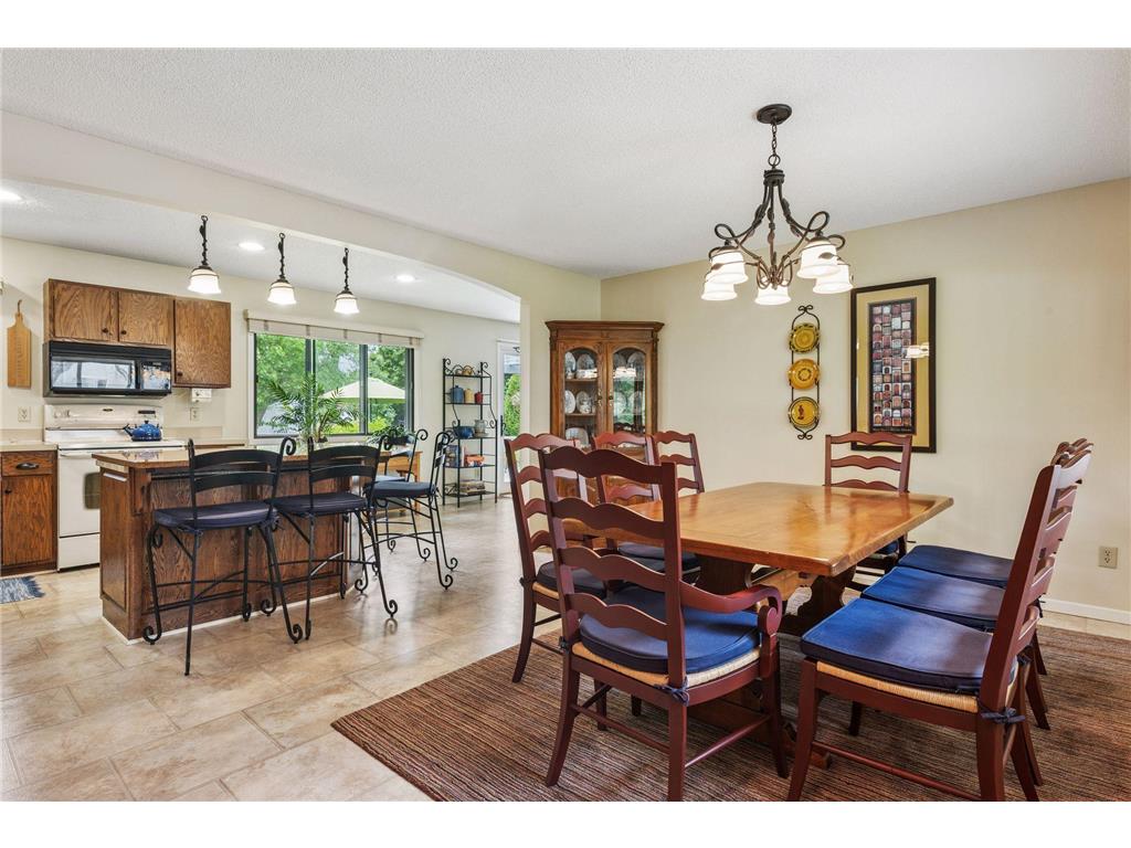 9363 Kingsview Lane N, Maple Grove, MN, 55369 | MLS: 6731251 | Edina Realty