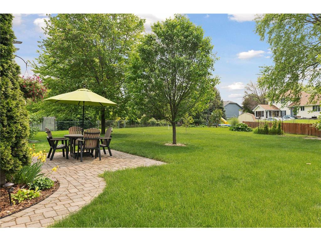 9363 Kingsview Lane N, Maple Grove, MN, 55369 | MLS: 6731251 | Edina Realty