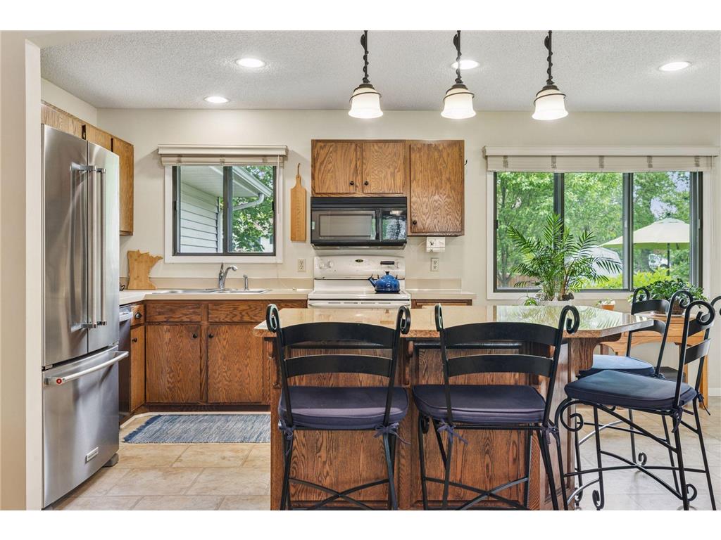9363 Kingsview Lane N, Maple Grove, MN, 55369 | MLS: 6731251 | Edina Realty