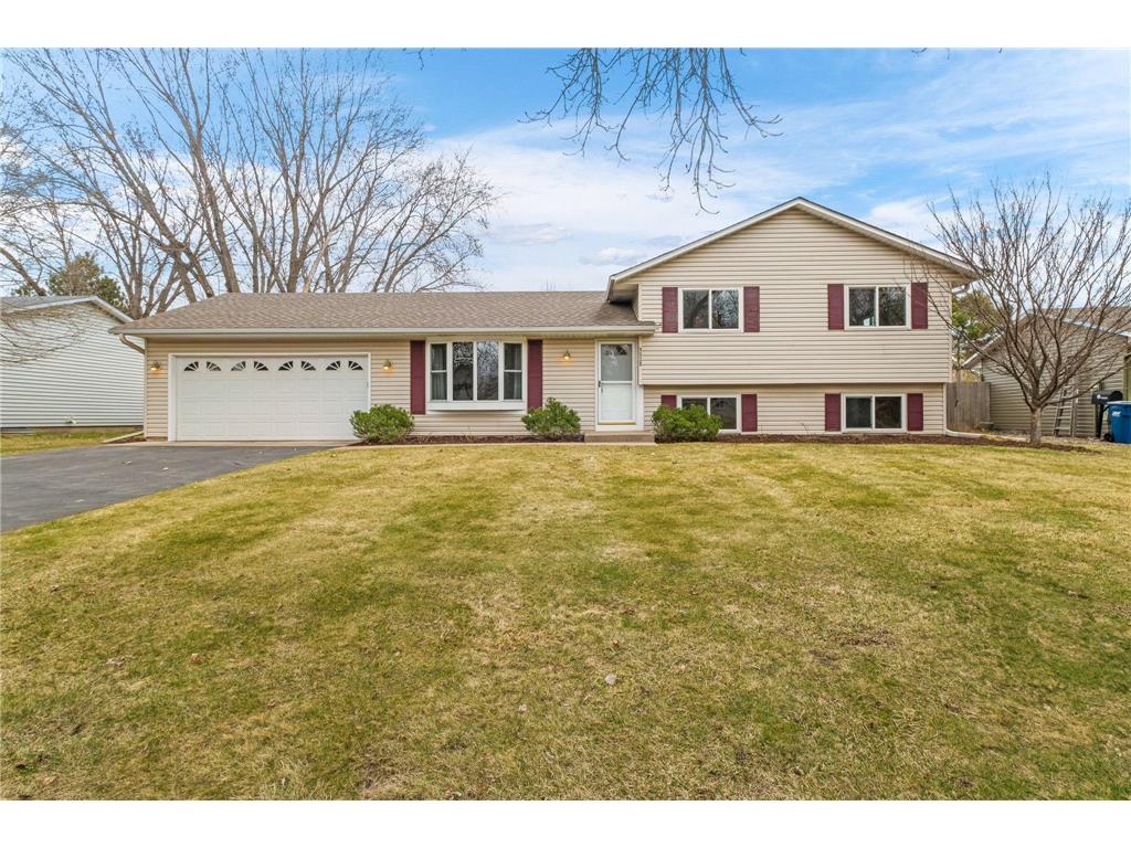 9528 Glacier Lane N, Maple Grove, MN, 55369 | MLS: 6685260 | Edina Realty
