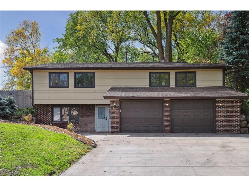 9625 27th Avenue N, Plymouth, MN, 55441 | MLS: 6404063 | Edina Realty