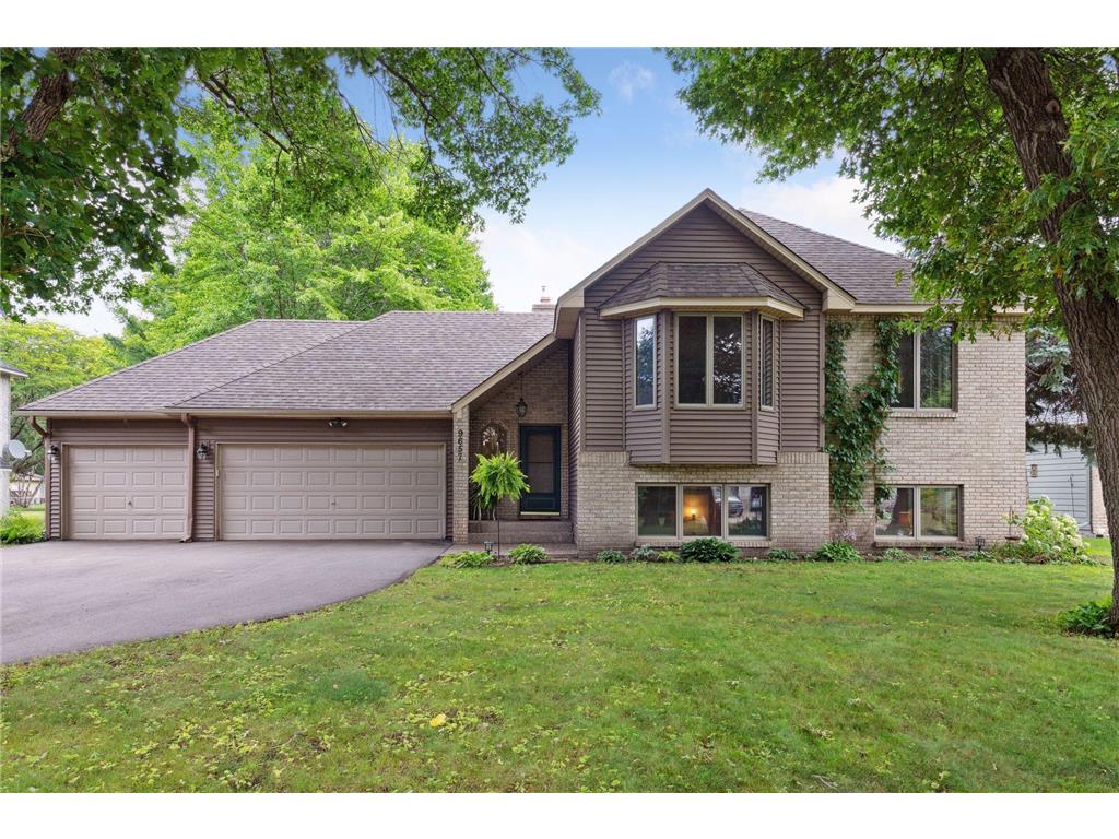 9657 Holly Circle NW, Coon Rapids, MN, 55433 | MLS: 6403409 | Edina Realty