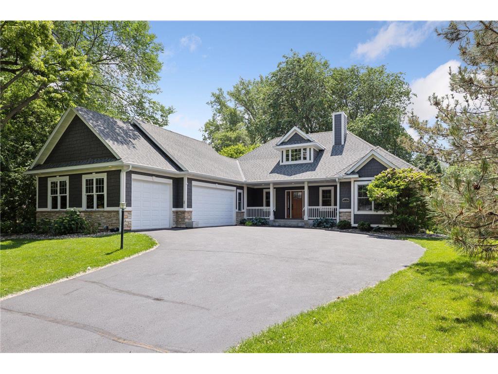 974 County Road C E, Maplewood, MN, 55109 | MLS: 6737908 | Edina Realty