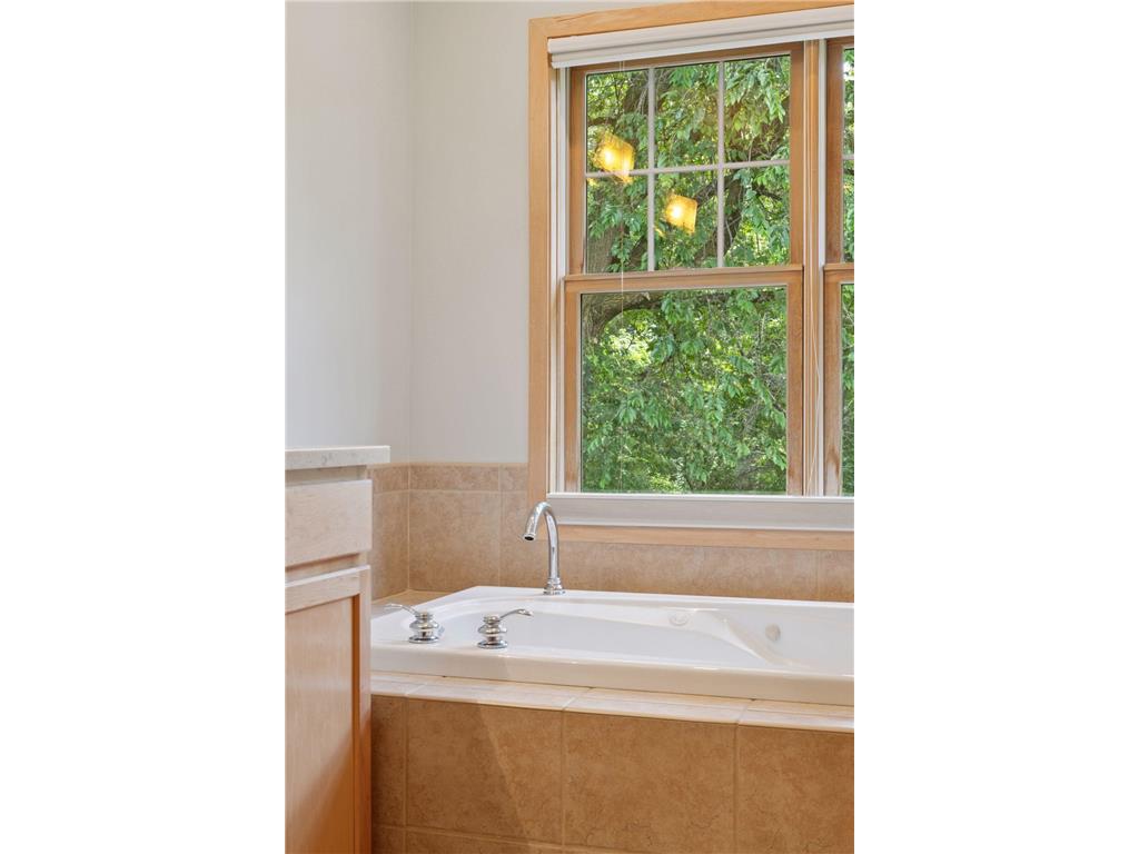 974 County Road C E, Maplewood, MN, 55109 | MLS: 6768496 | Edina Realty