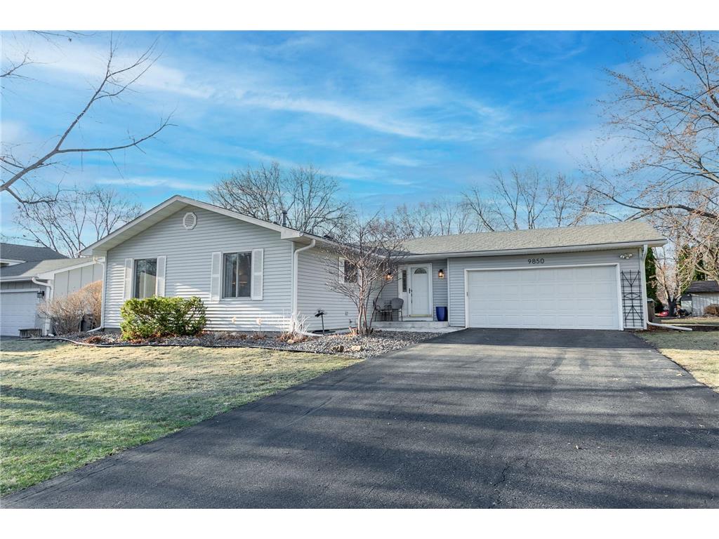 9850 Garrison Way, Eden Prairie, MN, 55347 | MLS: 6697664 | Edina Realty