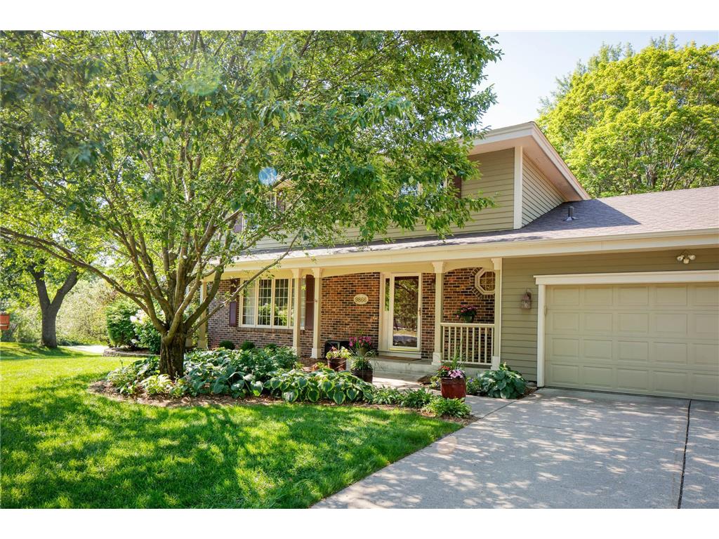9866 Edgewood Road, Bloomington, MN, 55438 | MLS: 6243044 | Edina Realty