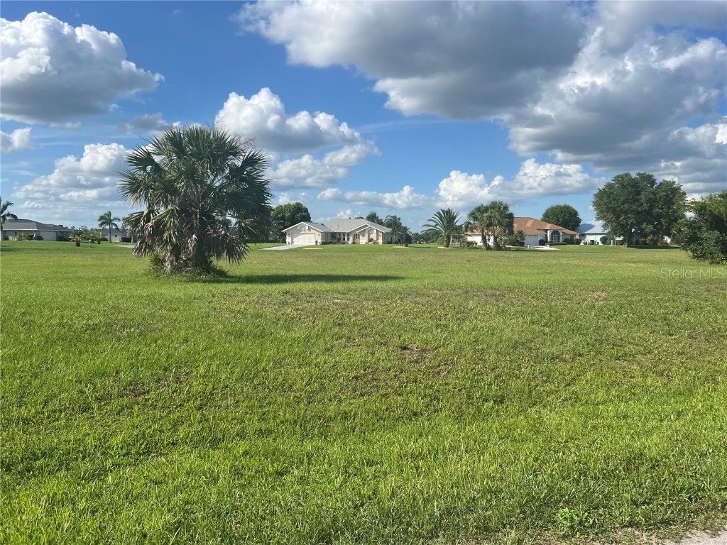 000 SW Dallas Drive N, Lake Suzy, FL, 34269 | MLS: C7494244 | Edina Realty