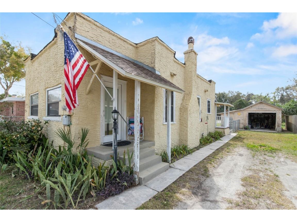 100 W Saint Louis Avenue, Eustis, FL, 32726 | MLS: G5078960 | Edina Realty