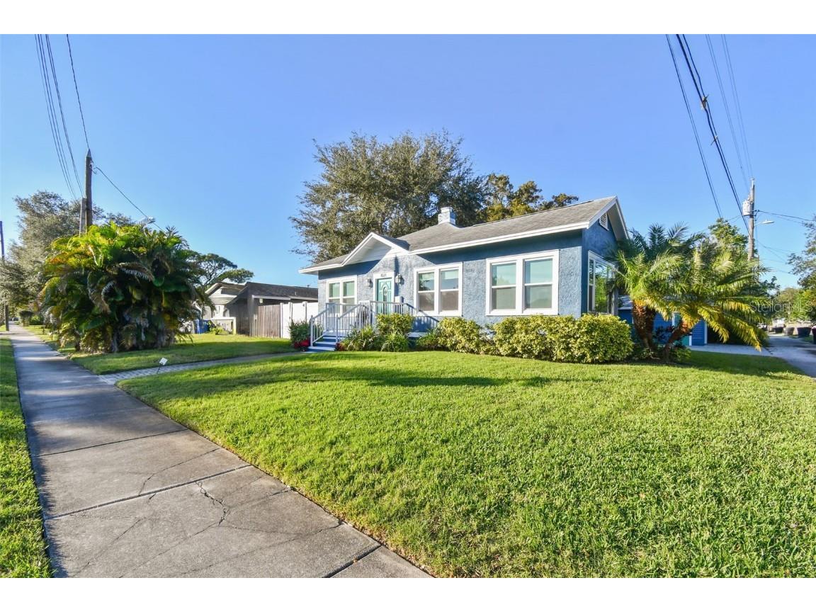 1021 32nd Avenue N, Saint Petersburg, FL, 33704 | MLS: U8219918 | Edina ...