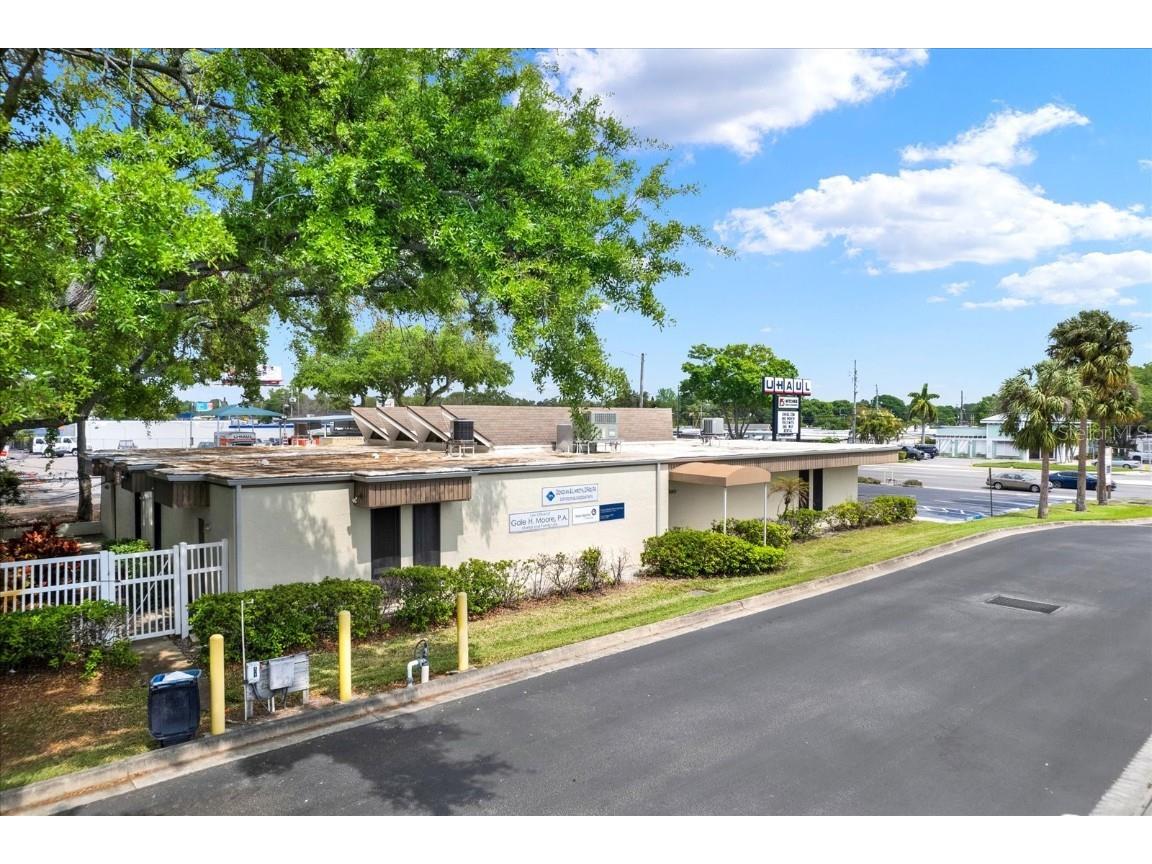 10410 Seminole Boulevard, Seminole, FL, 33778 | MLS: U8235227 | Edina Realty