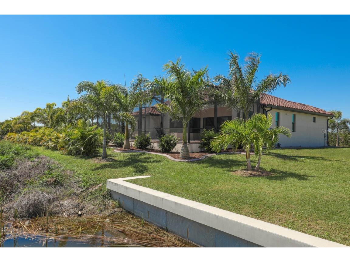 10462 Sunday Drive, Port Charlotte, FL, 33981 | MLS: D6133102 | Edina ...