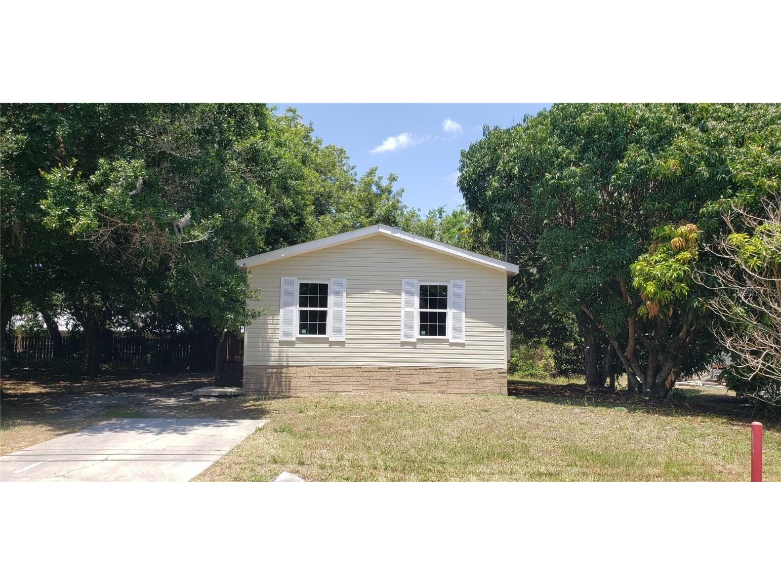 1048 Booker Street, Fellsmere, FL, 32948 | MLS: S5104339 | Edina Realty