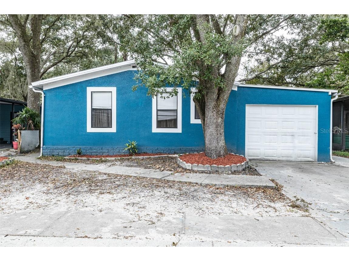 10557 Bay Hills Circle, Thonotosassa, FL, 33592 | MLS: T3337195 | Edina ...