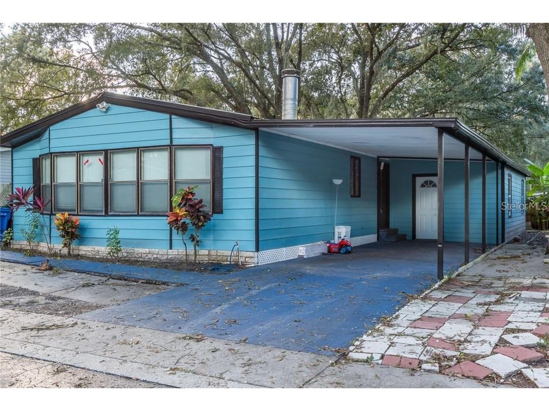 10559 Bay Hills Circle, Thonotosassa, FL, 33592 | MLS: TB8343073 ...