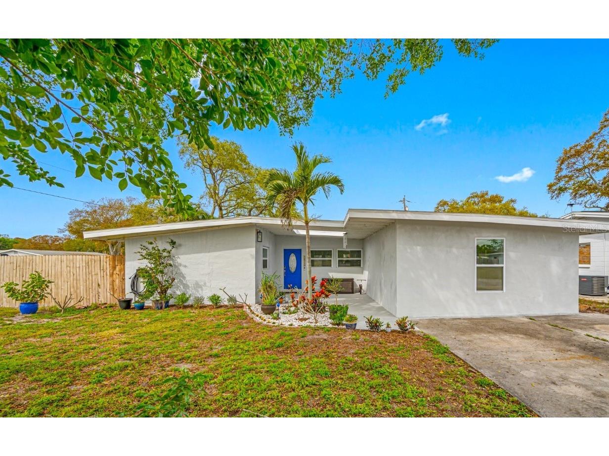 10710 109th Way N, Largo, FL, 33778 | MLS: A4602553 | Edina Realty