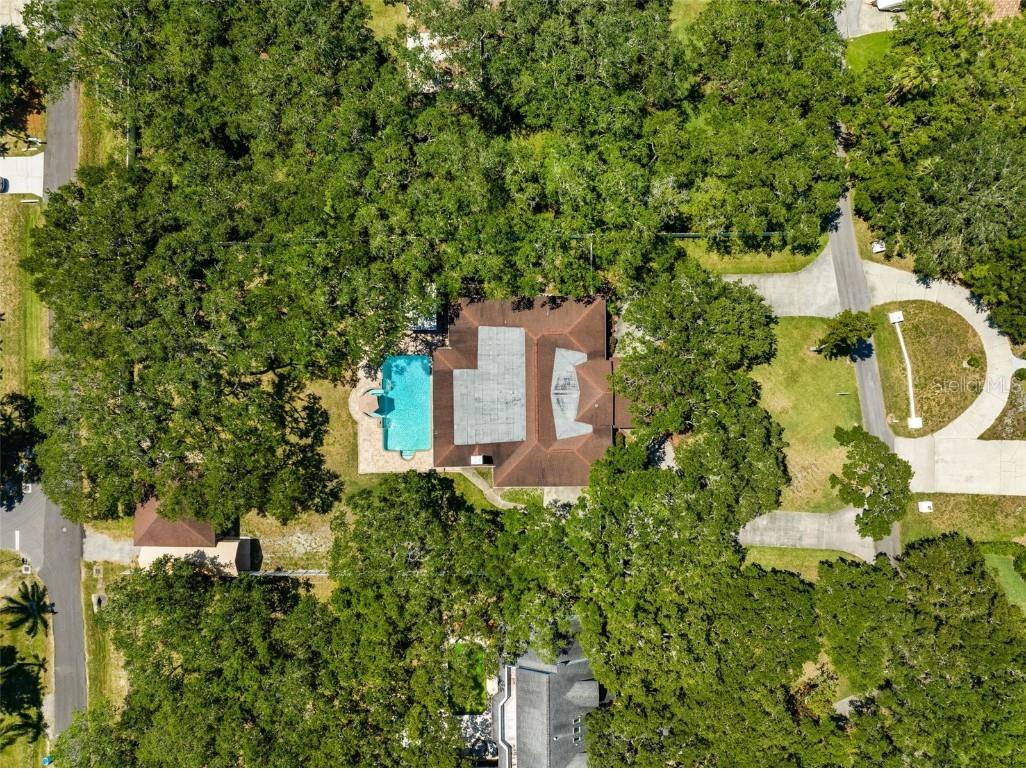 10767 Danielle Drive, Largo, FL, 33774 | MLS: T3520422 | Edina Realty