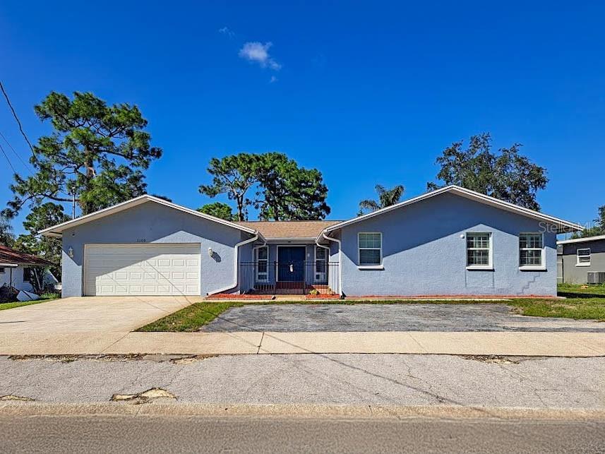 1109 E Boyer Street, Tarpon Springs, FL, 34689 | MLS: O6244556 | Edina ...
