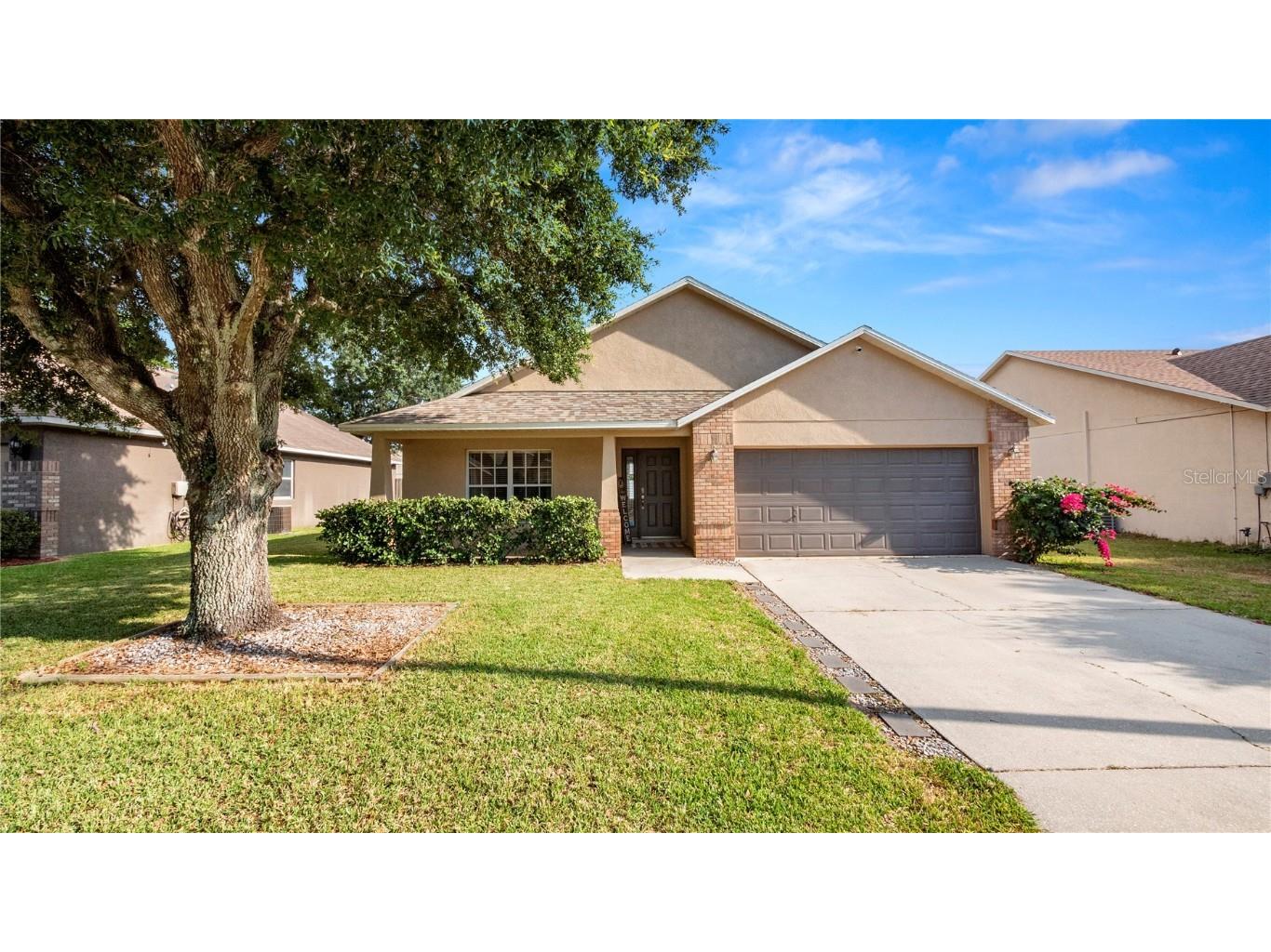 111 Citrus Landing Drive, Plant City, FL, 33563 | MLS: L4945159 | Edina ...