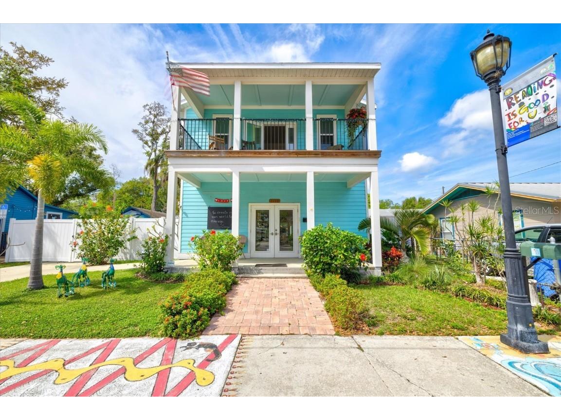 1110 12th Street W, Bradenton, FL, 34205 | MLS: A4602955 | Edina Realty