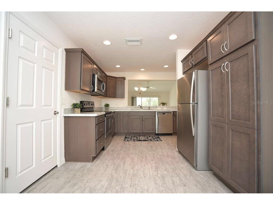 11188 Hess Way, Oxford, FL, 34484 | MLS: O6204449 | Edina Realty