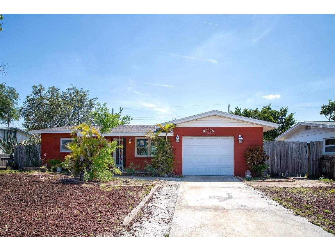 11233 108th Way, Largo, FL, 33778 | MLS: U8233043 | Edina Realty