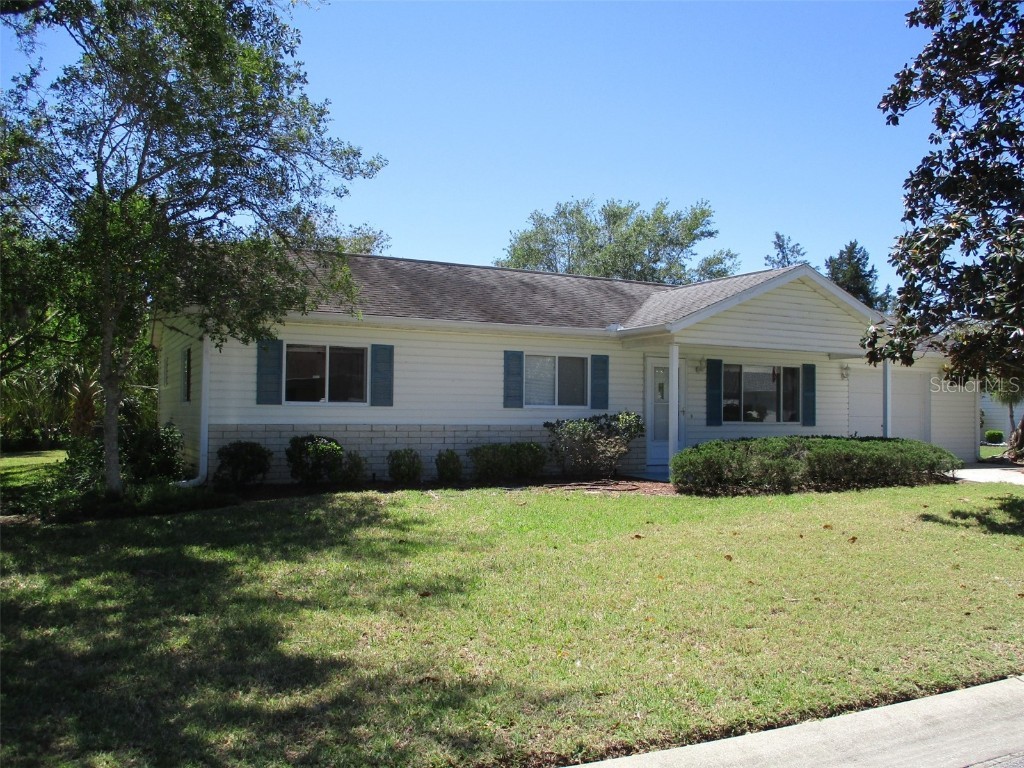 11628 SW 137th Loop, Dunnellon, FL, 34432 | MLS: OM676886 | Edina Realty