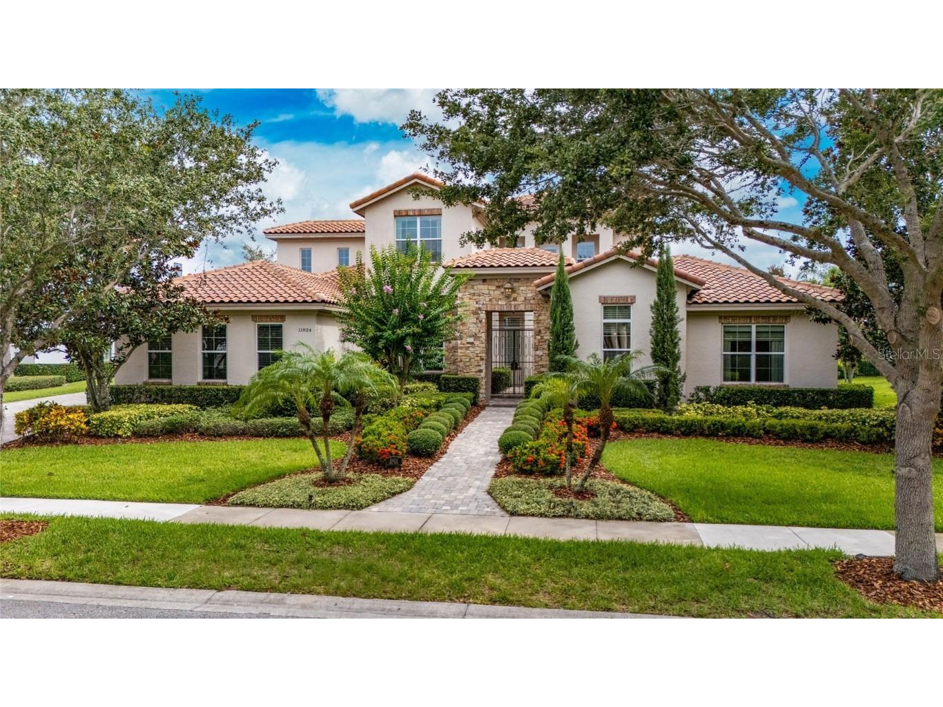 11824 Vinci Drive, Windermere, FL, 34786 | MLS: O6217632 | Edina Realty