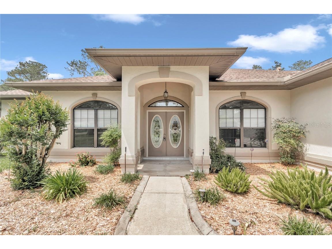 11828 N Bluff Cove Path, Dunnellon, FL, 34434 | MLS: OM672538 | Edina ...