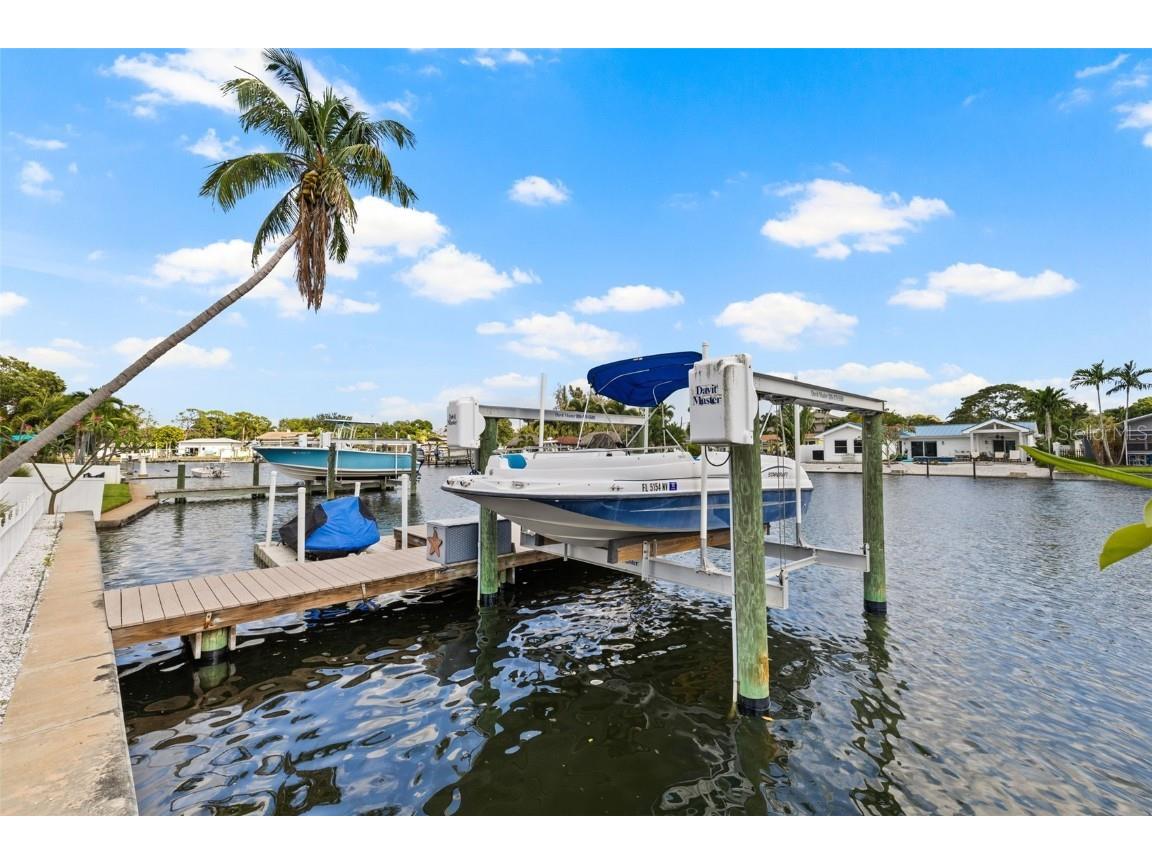 120 Sunlit Cove Drive NE, Saint Petersburg, FL, 33702 | MLS: U8244092 ...